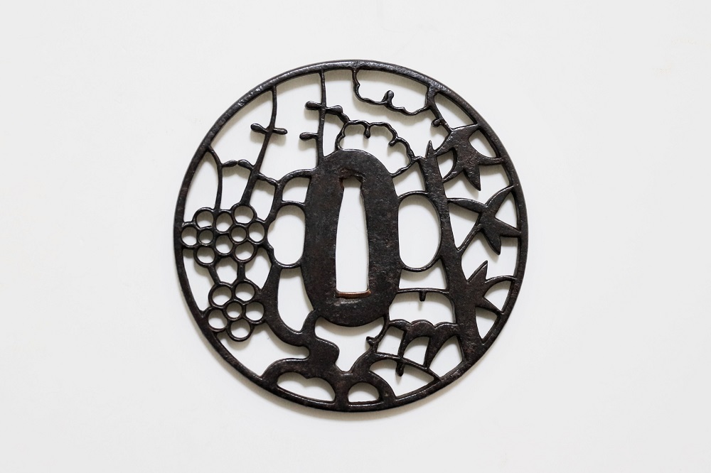 AUTHENTIC & BEAUTIFUL JAPANESE SWORDS AND FITTINGS